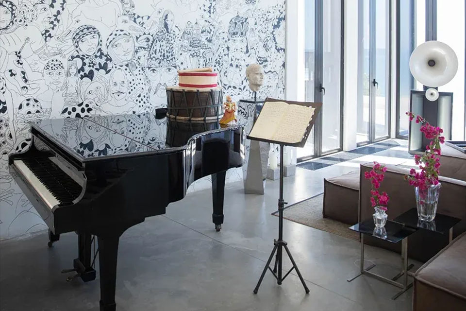 Zita Fidar, Lebanon - Book direct